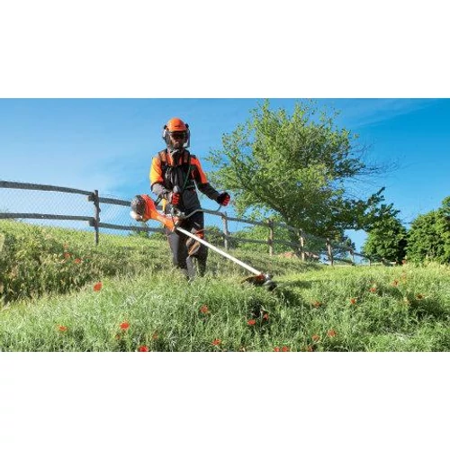 Fűkasza Oleo-Mac Bc 550 Master + ajándék